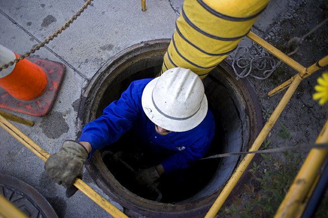 4 Tips to Ensure Onsite Manhole Safety | Allegro Industries